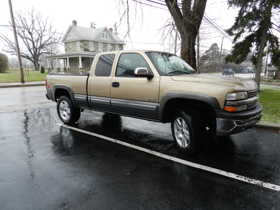 Westminster Silverado Owner Upgrades Radio & Convenience